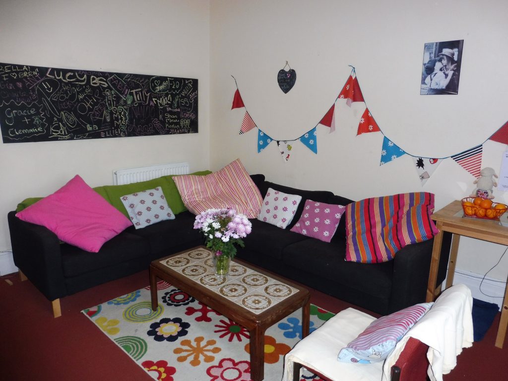 Campus - accommodation - Girls' Common Room - MTE - More Than English